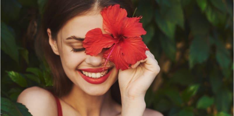 Khasiat Bunga Raya Dan Kegunaannya Dalam Kehidupan Seharian!