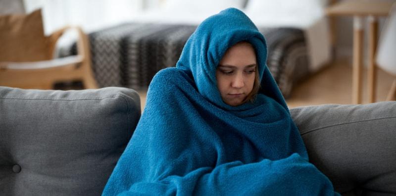 Punca Badan Sejuk Tapi Berpeluh, Rawat 13 Punca Ini Segera!