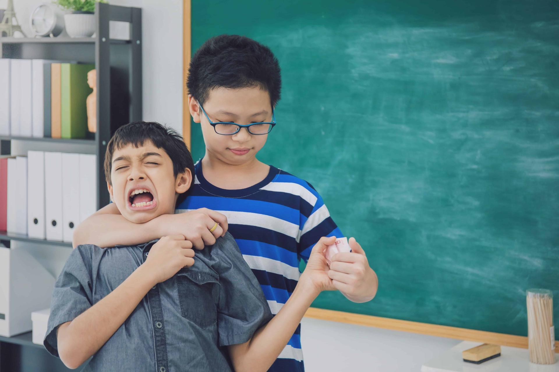 Alamak, Anak Kaki Buli? Ketahui Cara Mengatasinya - Hello Doktor