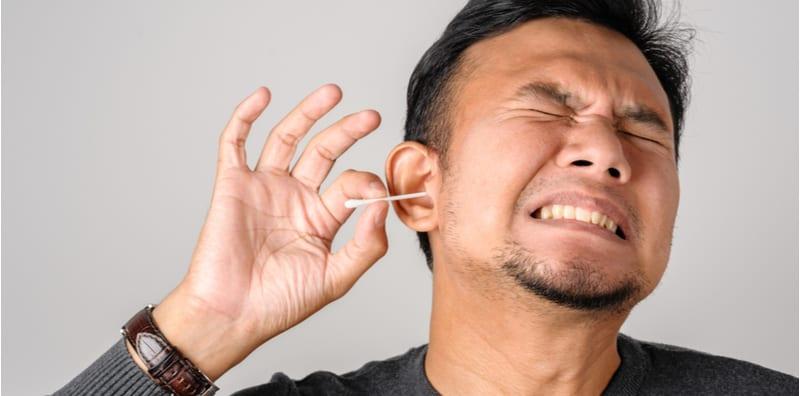 Tahi Telinga Keras? Guna Cara Ini Untuk Keluarkannya, Lebih Selamat!