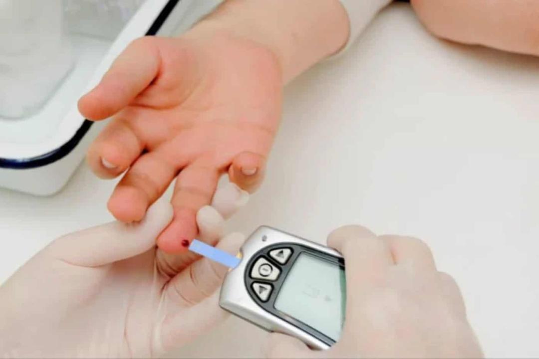 Gejala Gula Darah Tinggi: Ini 16 TANDA Yang Mungkin Terlepas Pandang!
