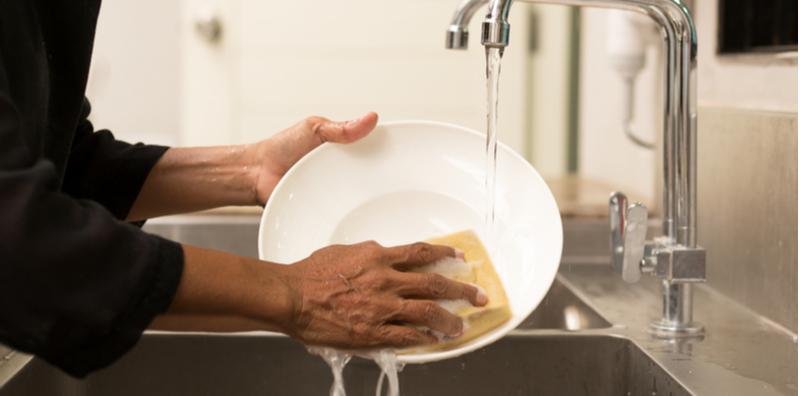 Span Basuh Pinggan 'Rumah' Untuk 362 Bakteria, Patut Cuci Atau Buang?