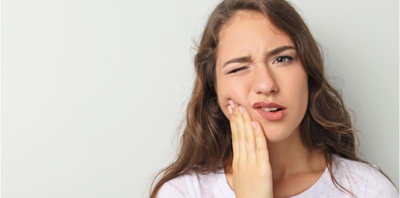 Luka Di Bibir Dan Lidah, Ikut 4 Cara Berkesan Ini Untuk Merawatnya!