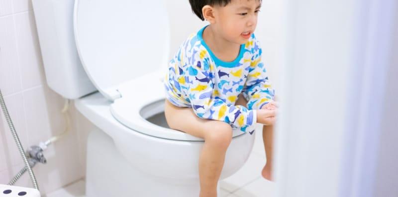 Merawat Sembelit Anak Dengan 5 Cara Ini, Ibu Boleh Cuba Di Rumah