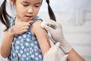Suntikan MMR, MR & Measles: Ini Bezanya & Kepentingannya Untuk Bayi