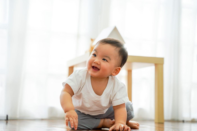 Bolehkah Bayi 3 Bulan Didudukkan? Ini Bahayanya Jika Ajar Duduk Awal!