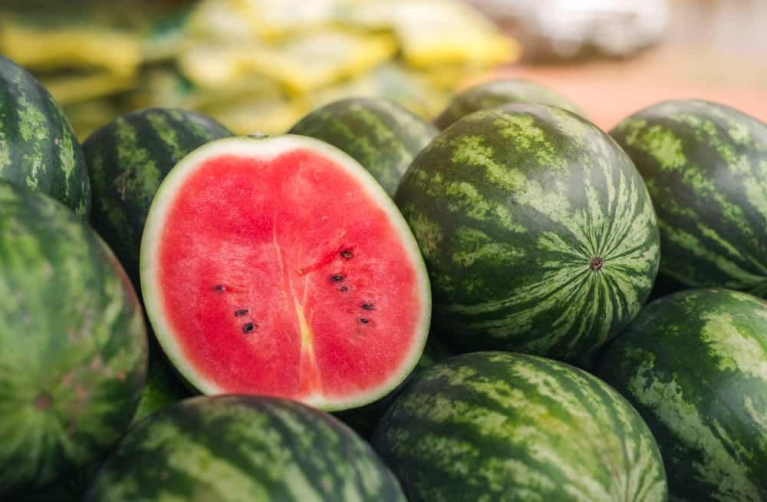 Cara Pilih Tembikai Yang Manis & 'Juicy', Ikut 7 Tip Ini Sahaja!