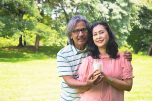 Susu Untuk Tulang, Sendi & Saraf, Ini Tip Pilih Susu Khas Orang Dewasa