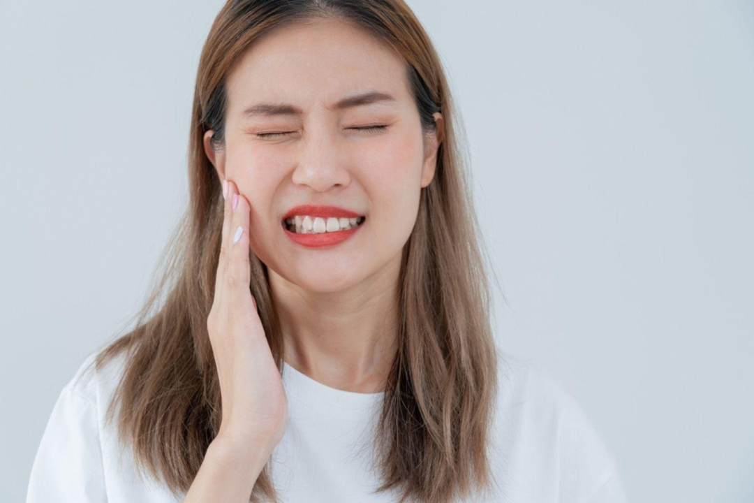Radang Gusi: Ini 5 Jenis Ubat Gigi Bantu Elak Risiko Gusi Bengkak!